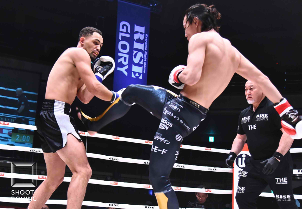 【RISE】海人が10戦無敗の新鋭コンデを圧勝KO！GLORY王座獲り再始動宣言 - SHOOTBOXING｜シュートボクシング